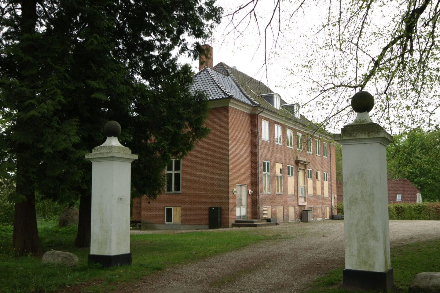 Estate Media – Kongeegen vil omdanne højskole i Hørsholm til landsby ...