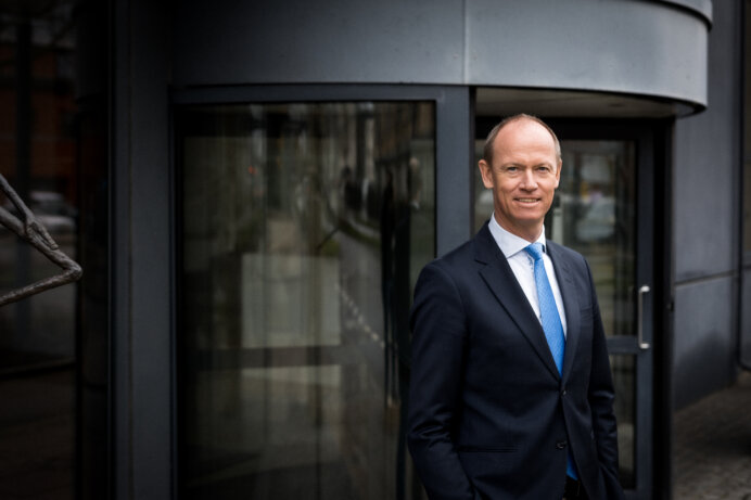 Estate Media – Bag om med Jakob Schou Midtgaard: Jeg bliver sindssyg af ...